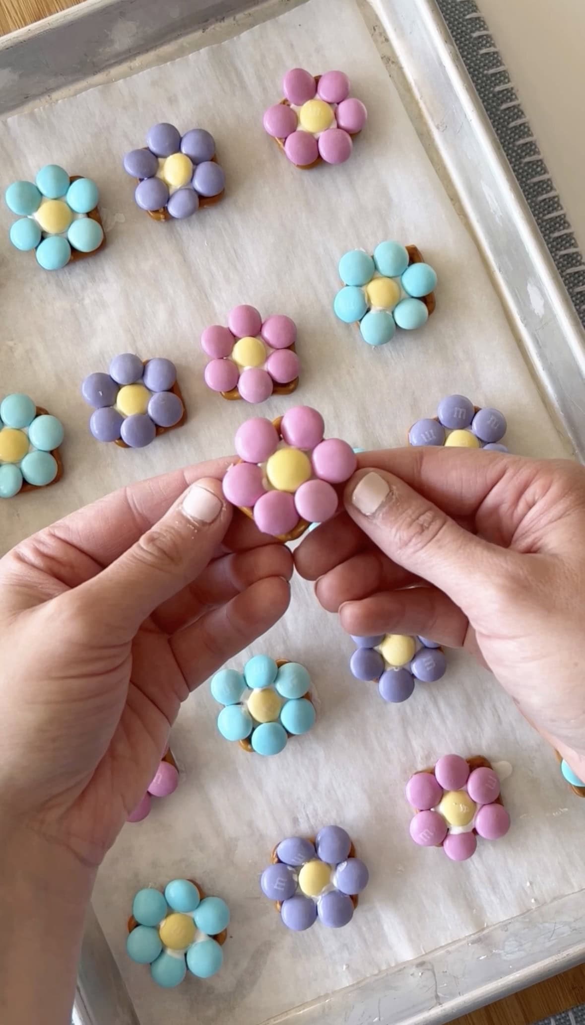 Spring Flower Pretzel Bites - Best Friends For Frosting